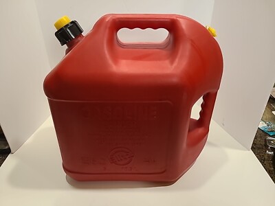 Oil & Gas - Blitz 5 Gallon Gas Can
