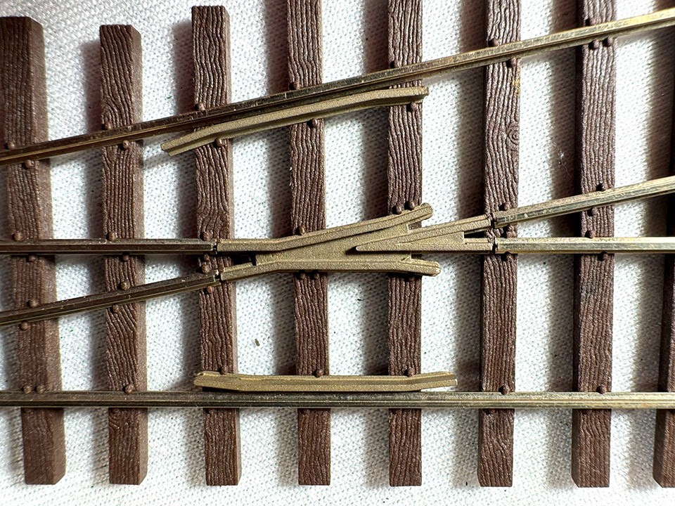 Micro Engineering Code 83, On30 Track (21 sections) & Turnouts (6 ...