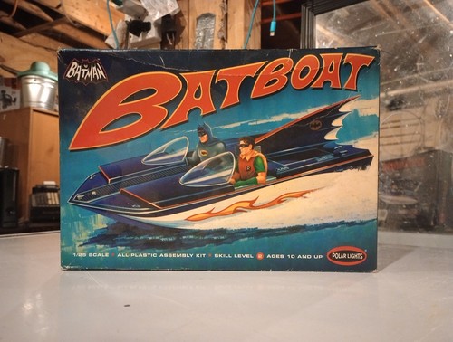 Polar Lights BATBOAT Plastic Model Kit. Box In Bad Condition Everything ...