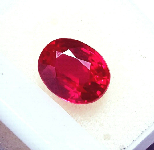 Certifié Naturel Rubis Rouge Coupe Ovale 4.50 CT Ample Gemme Avec ...
