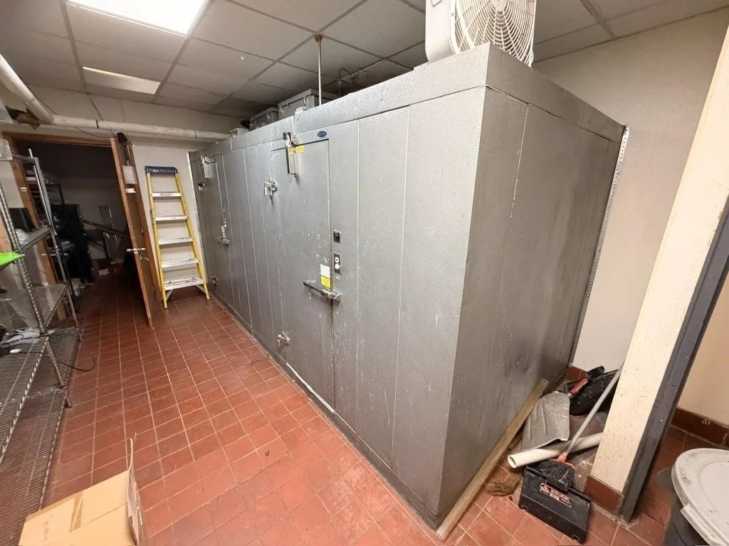 Norlake 6’x8’x7.5’ Walk In Cooler With Self Contained Capsule Pak ...