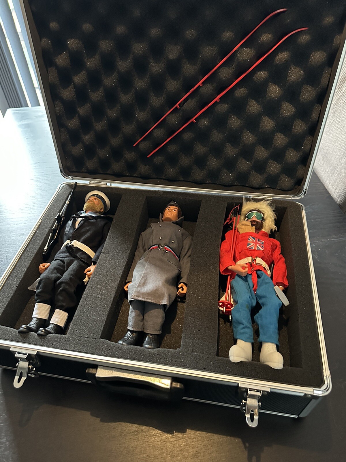 PREMIUM VINTAGE 1960's/1970's ACTION MAN collection, 17 figures +ACC’s ...