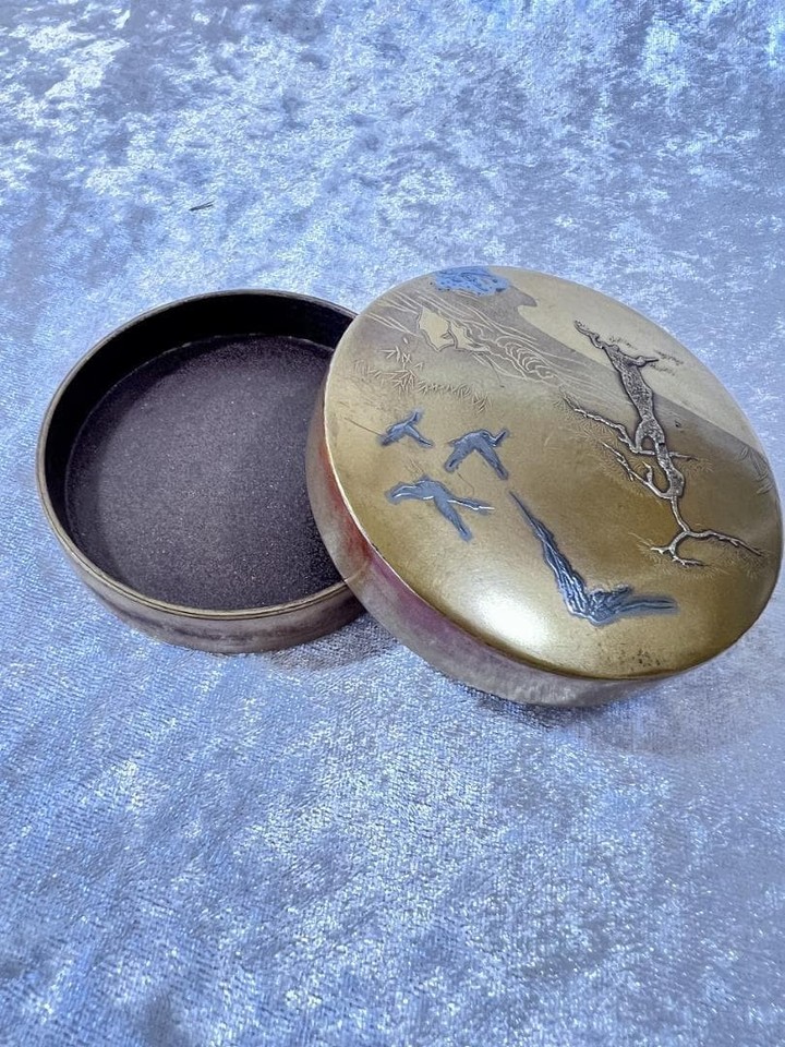 Kinko Makie Mountain Box Edo Period 7.5cm D 2cm H Gold Lacquer Vintage ...