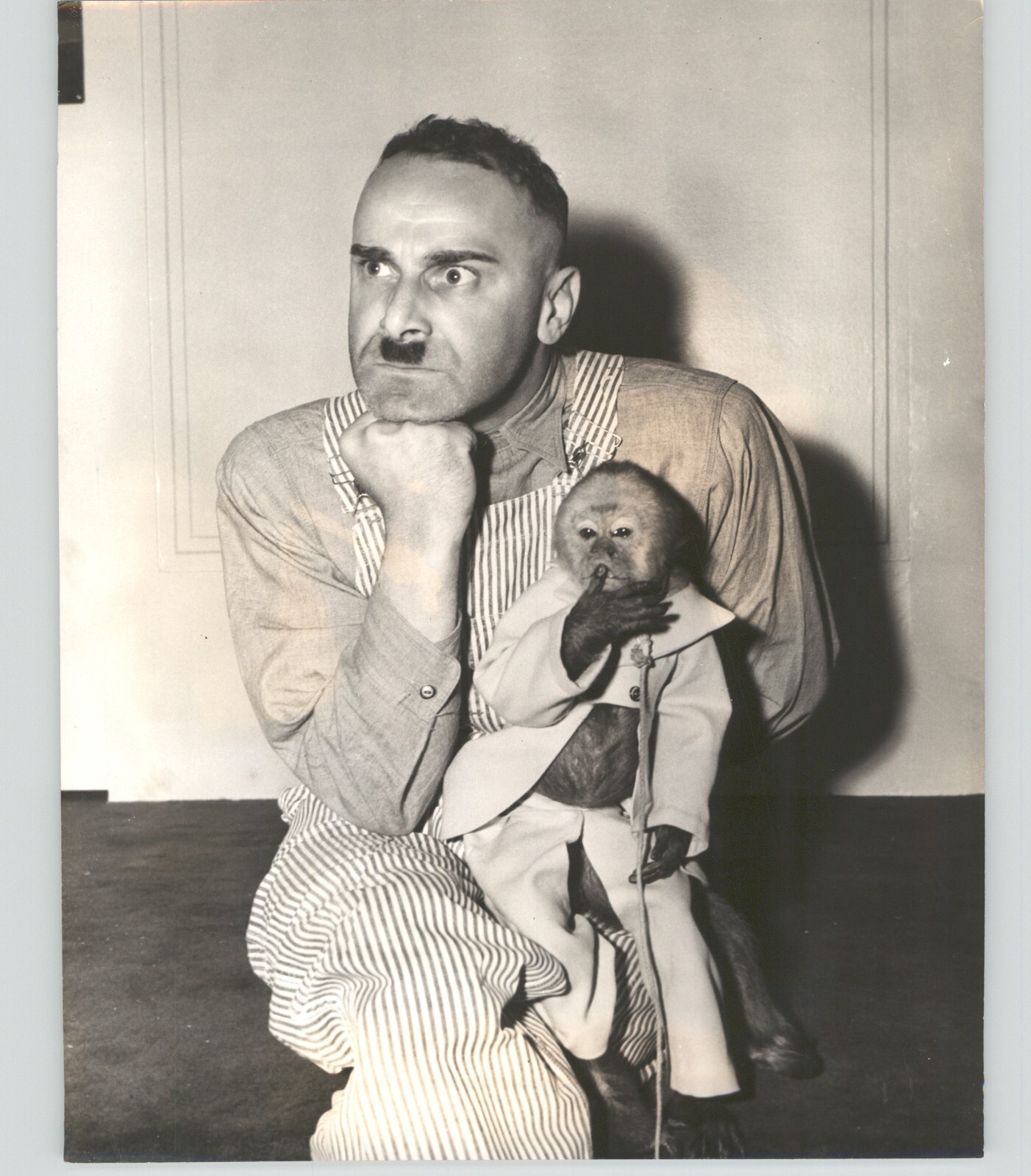 German American FILM Actor FRITZ FELD & Monkey VINTAGE 1941 Press Photo ...