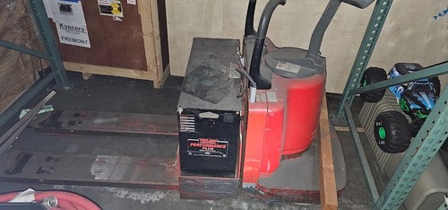 Electric Pallet Jack with Trojan Battery 24V | Industrial Warehouse ...