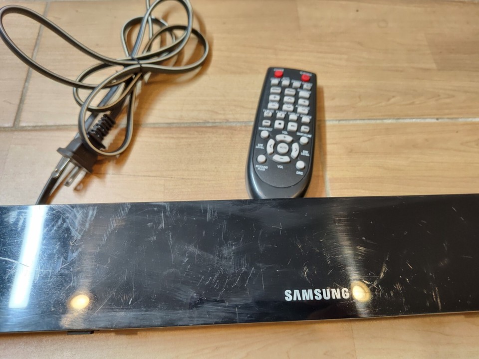 Samsung Crystal Surround Air Track HW-FM45C Soundbar w/remote, no ...