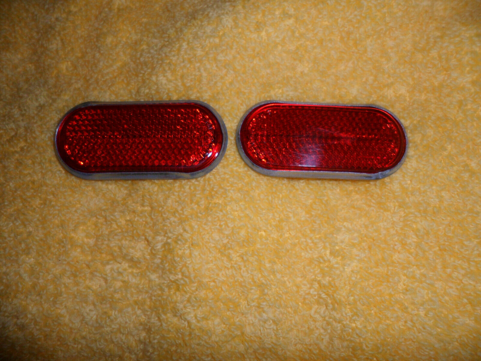 Cub Cadet NOS Rear Fender OEM Reflectors Original 70 71 72 100 102 104 ...