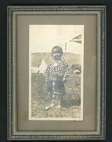 ANTIQUE / VINTAGE CROW INDIAN /NATIVE AMERICAN PAPOOSE PHOTO WITH FRAME ...