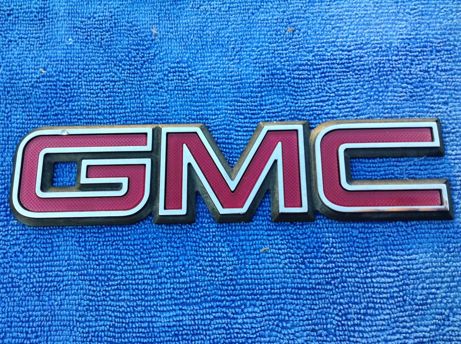 GMC emblems LETTERS [GMC ] RED/black -- P/N 150029627 | eBay