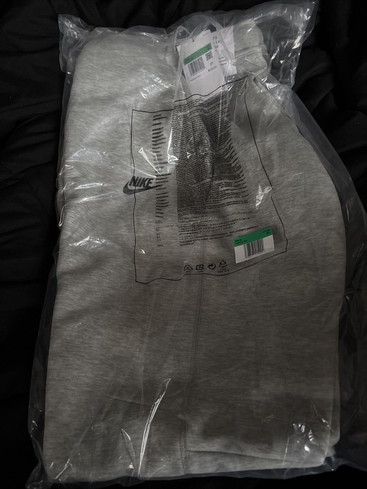 Nike Sportswear Tech Fleece Joggers Sweatpants Gray FB8002-063 Men’s ...