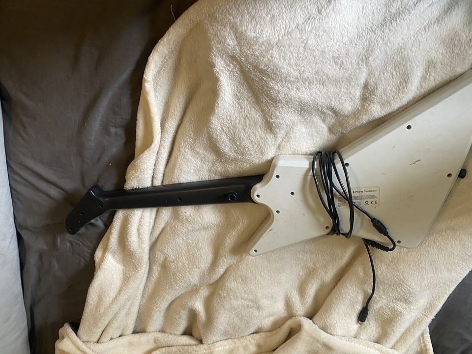 RedOctane Guitar Hero Xbox 360 Gibson Xplorer Wired w/ USB Dongle ...