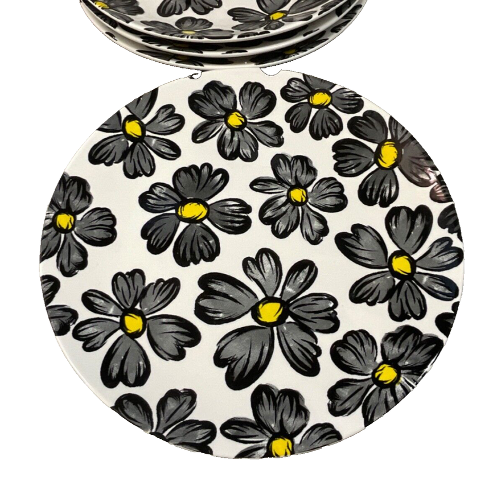 Retro Style Dinner Plates Set Of 4 Fun Flowers White And Black Sagoskat ...