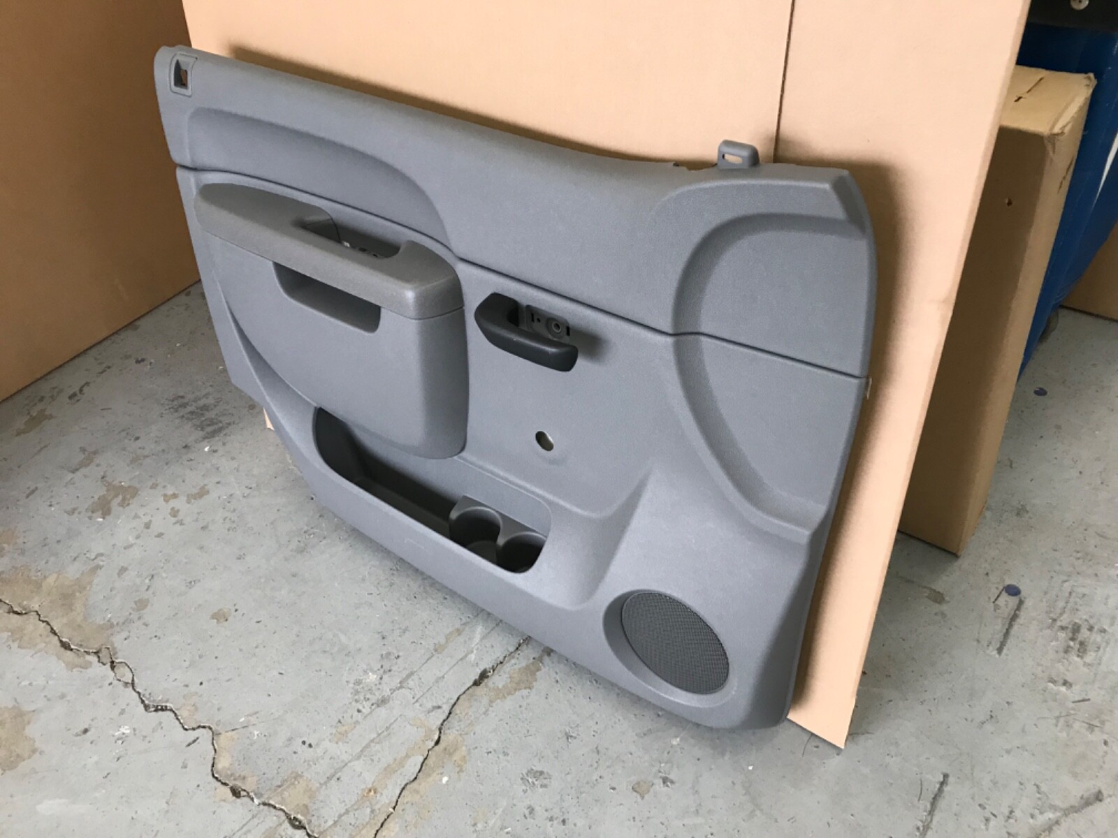 Oem Gm interior front door trim panel left drivers side 23402962 ...