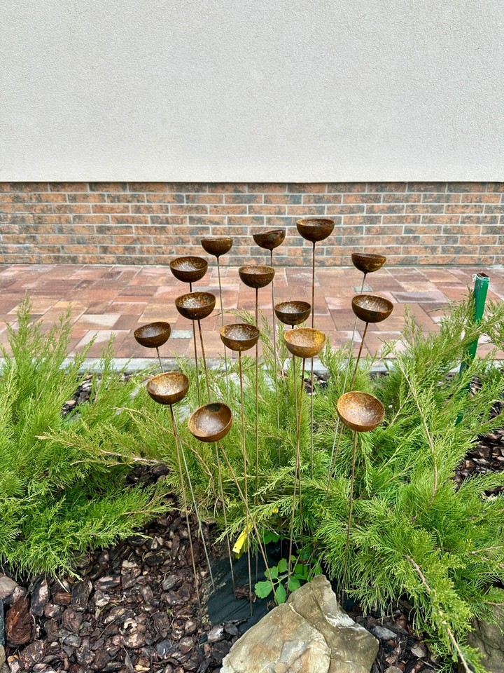 15 Rusty flowers, Cute rusty metal flower, Outdoor Garden decor, Metal ...