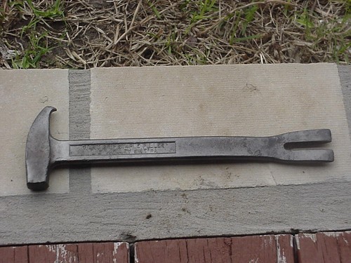 J L KELLEY VINTAGE GIANT GRIP STAPLE PULLER PRY BAR CRATE TERRIOR TOOL ...