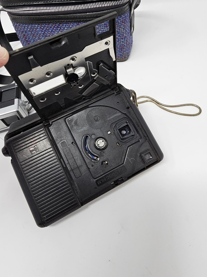 Vintage Camera Lot of Two with Case Kodak Disc 8000 Minolta Autopak ...