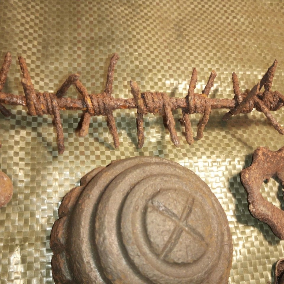 WW I WW1 Original German Barbed Wire Fragments and other Battlefield ...