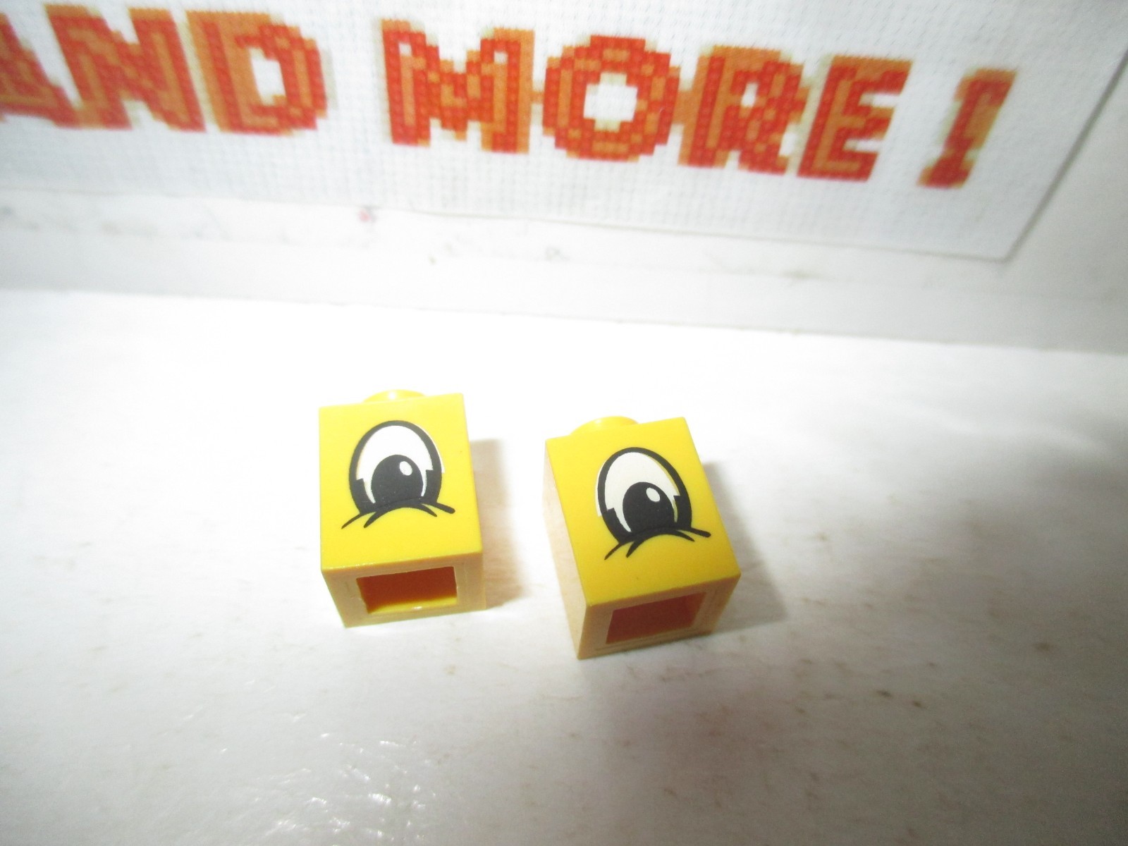 Lego - 2x Brick Brique 1x1 eye sqinting 3005px2 Yellow/Jaune/Gelb | eBay