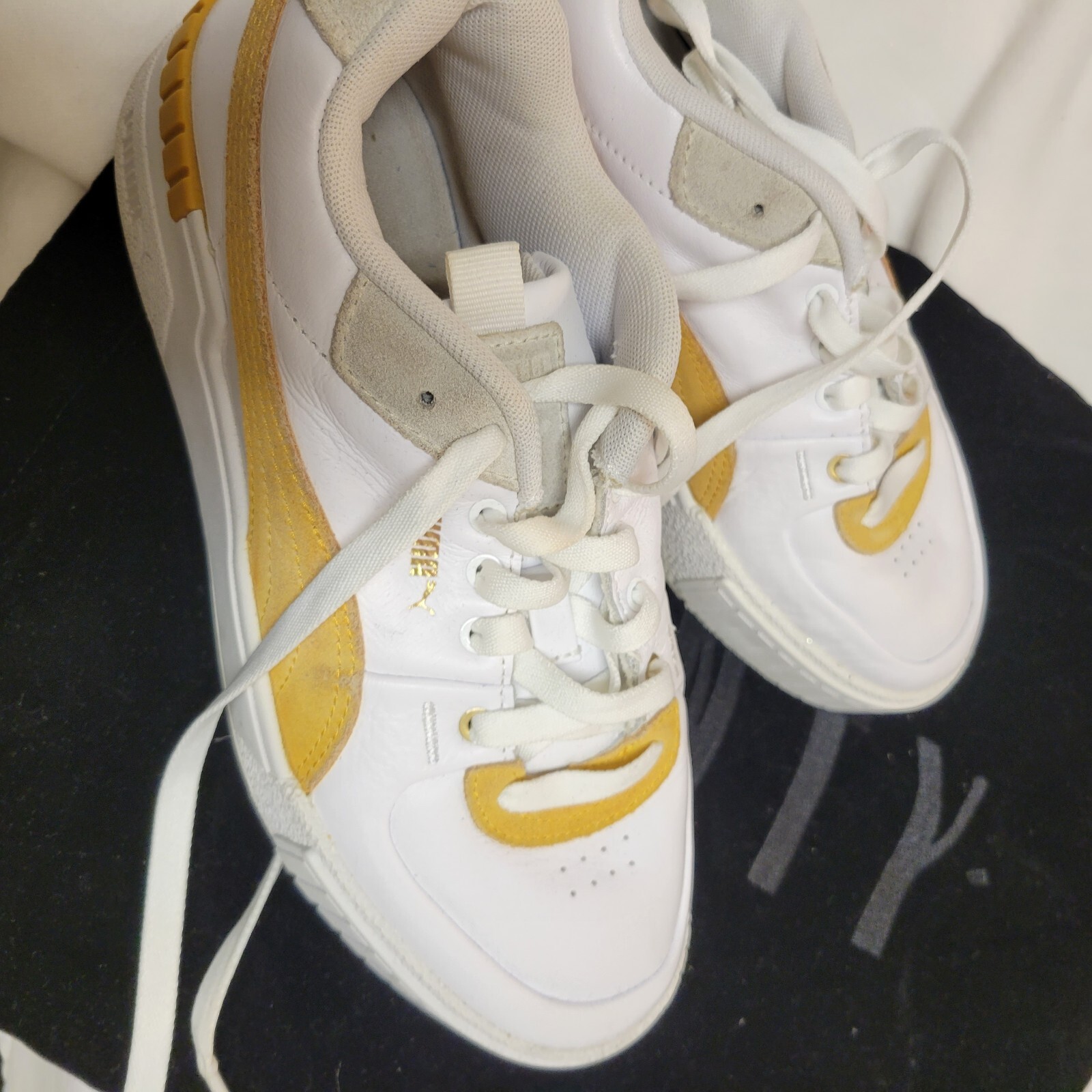 PUMA Women's Gold & White Lace Up Tennis Shoes #3730… - Gem