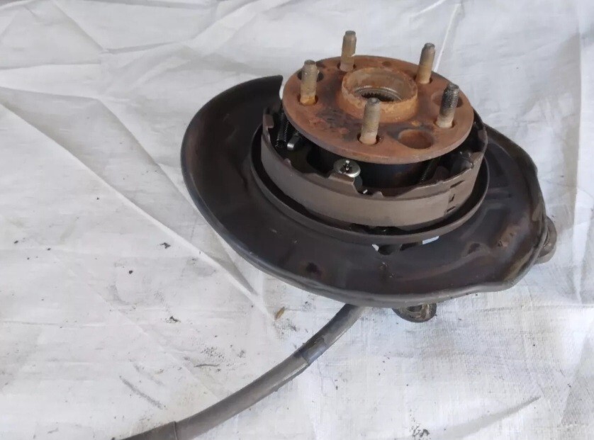 Lexus SC300 SC400 DRIVER LEFT REAR SPINDLE KNUCKLE HUB LH E brake ...