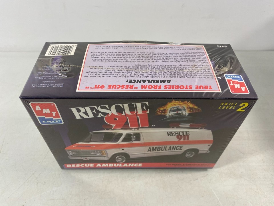 1993 AMT Rescue 911 Ambulance Van 1:25 Scale Plastic Model Kit #6416 ...