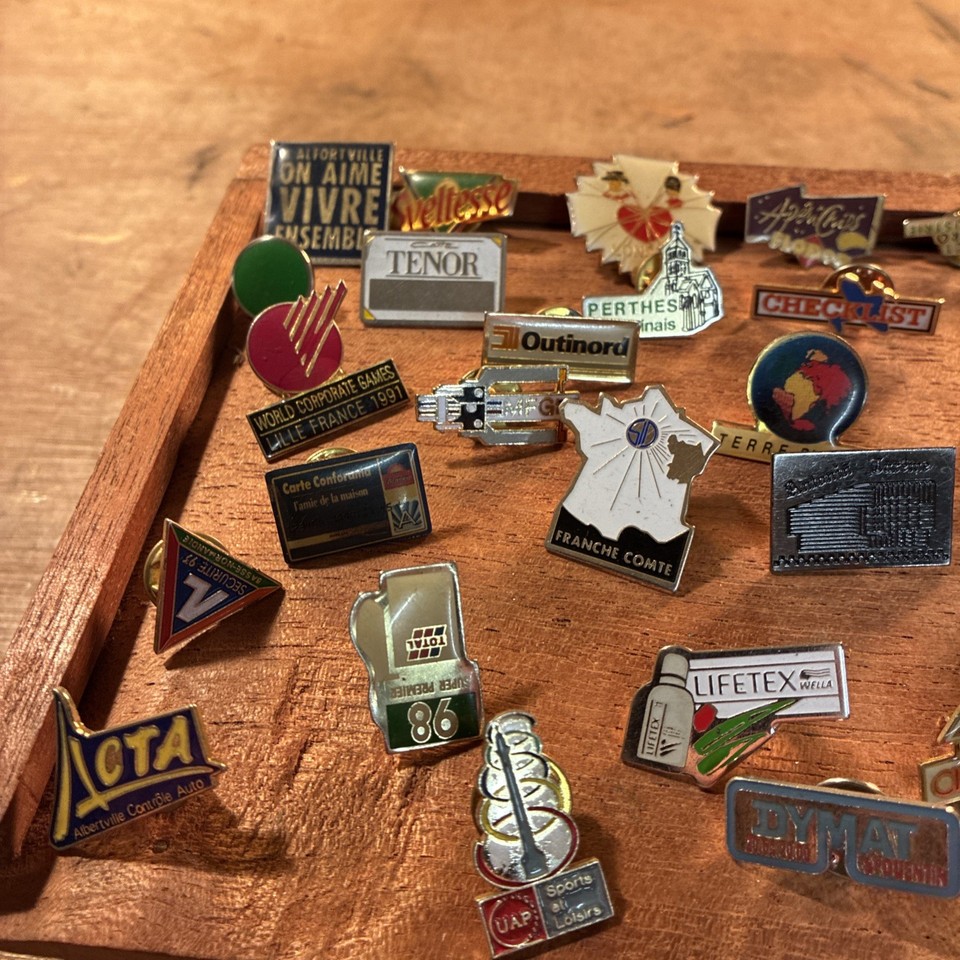 Pin Badges Classic Vintage Job Lot Look Sold As One Lot Pin Badges Lot ...