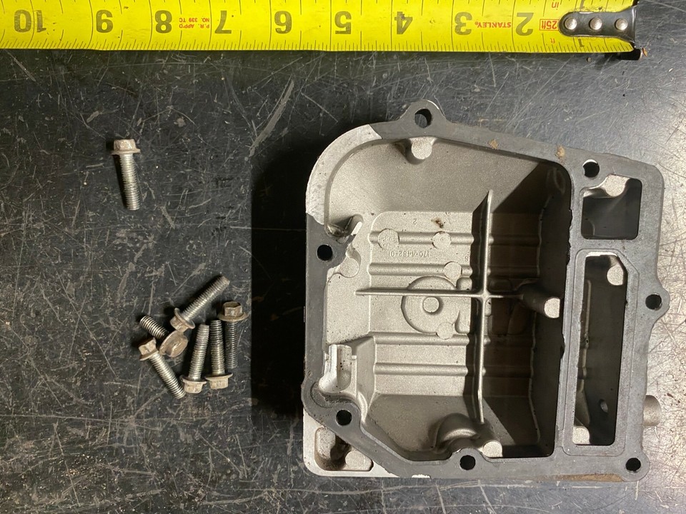 Cub Cadet 2145 HDS 14HP Onan E140H engine valve cover #ME-110-3863-01 ...