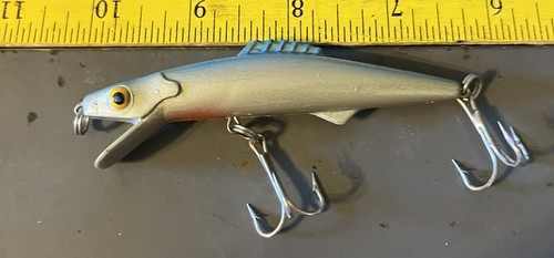 Vintage Mann’s Hackleback 3 1/2 In. Silver Pearl/Blue Back Fishing ...