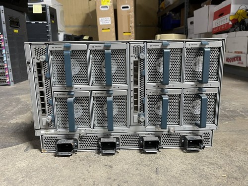 Cisco UCS 5108 Blade Server Chassis N20-C6508 V02 4x B230 M2 8x E7-2870 ...