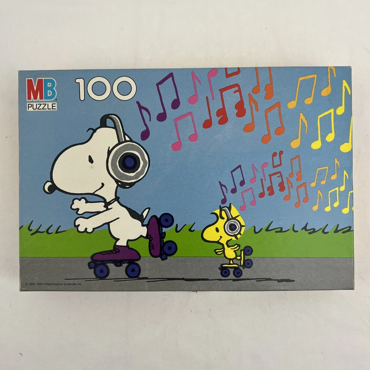 Snoopy Roller Skating