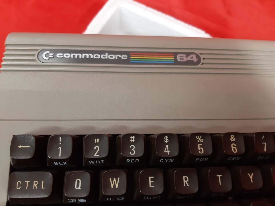 COMPUTER VINTAGE COMMODORE 64 anno 1984 C64 + Unità a nastro | eBay