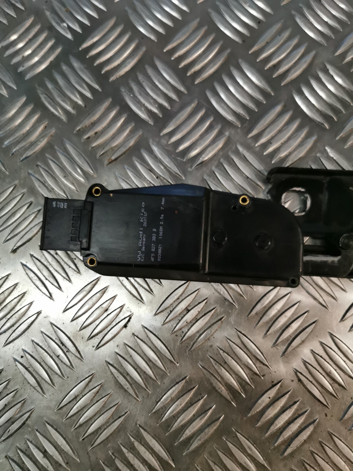 Audi Lower Lock Actuator Striker (4F9827383G) for sale online | eBay