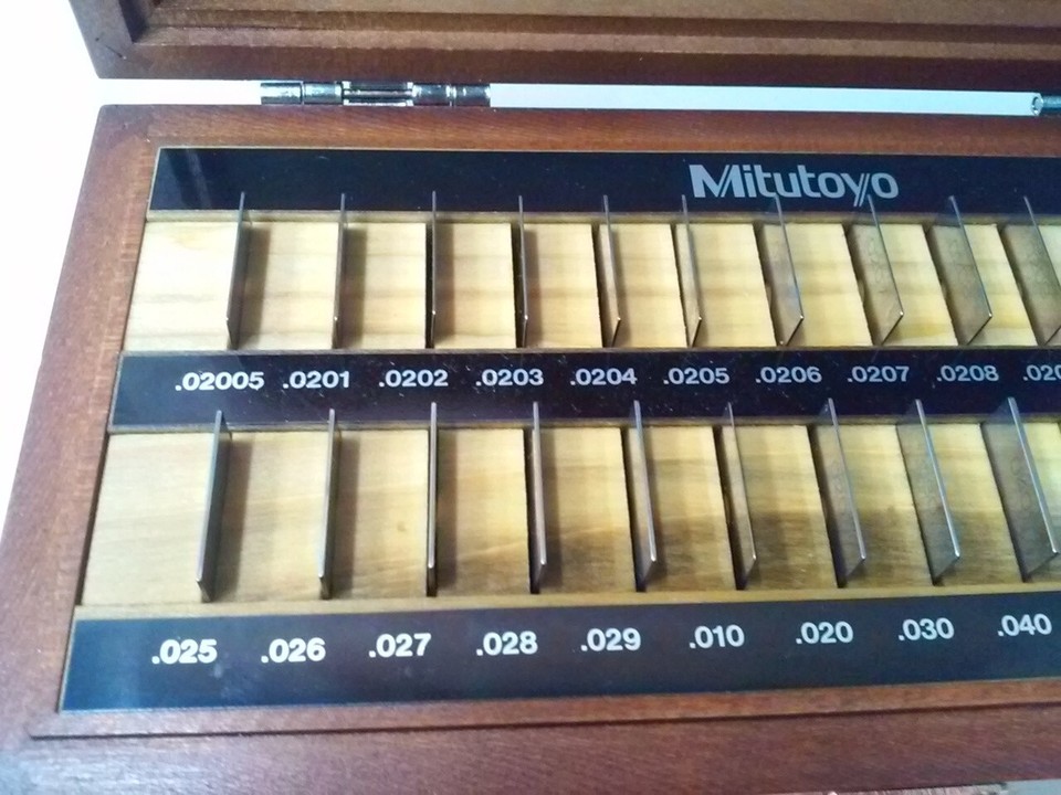 Mitutoyo 516-418 Square Thin Gage Block Set, 28 Piece, GGG Grade 2 ...