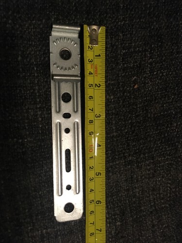 1 x Synseal Legend 70 uPVC Window/Doors/Sash Frame fixing Clips ...