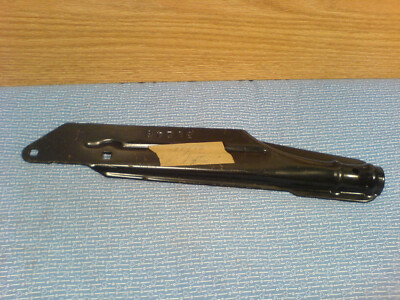 SNAPPER LAWN MOWER LOWER RIGHT HAND HANDLE BRACKET. 7038246 NEW OEM ...