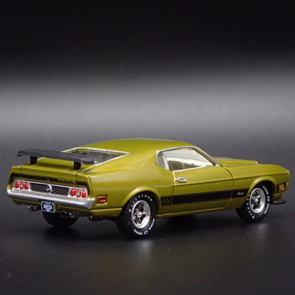 1973 73 FORD MUSTANG MACH 1 FASTBACK GREEN 1:64 SCALE DIORAMA DIECAST ...
