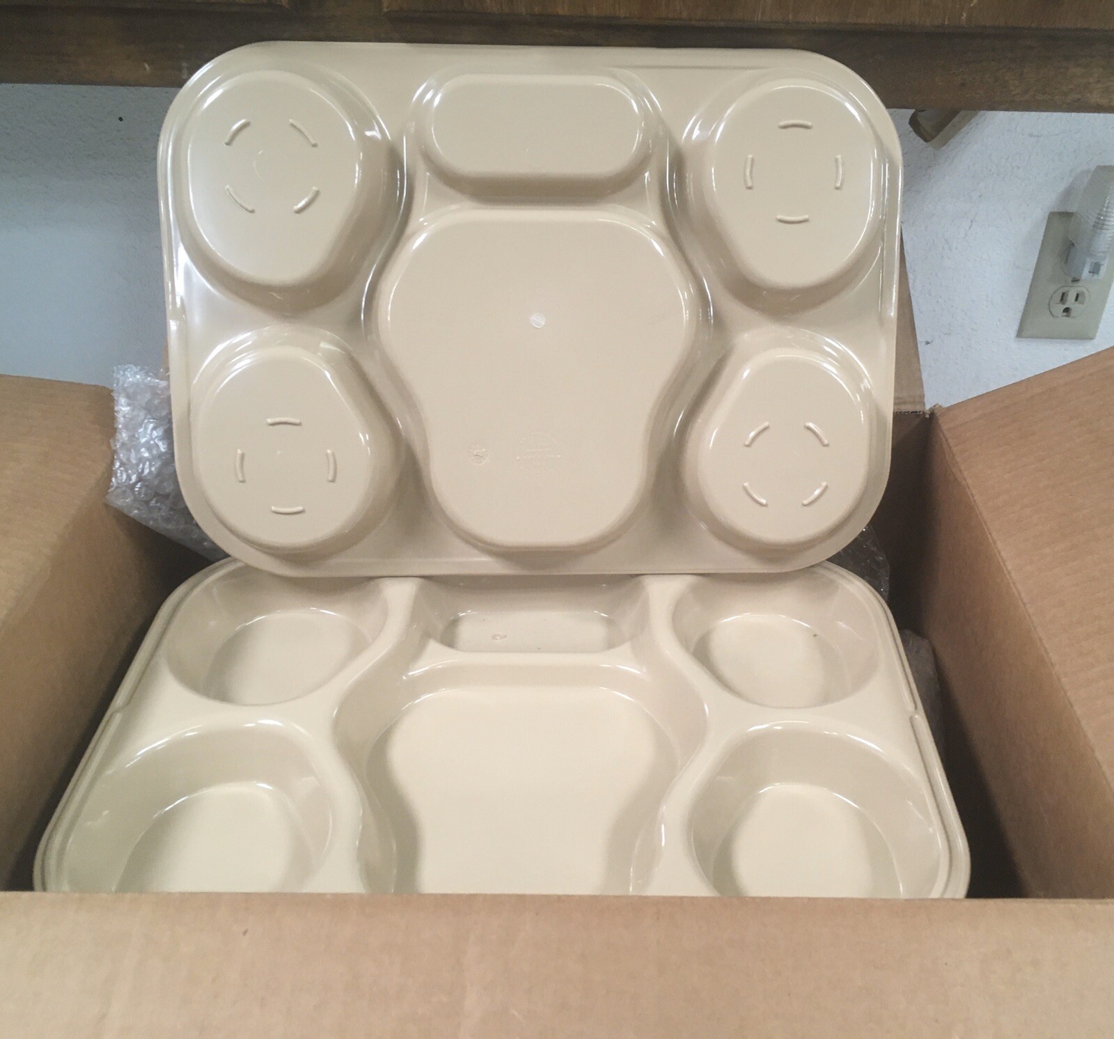 24 ~ Prison Jail Cafeteria Divided Food Trays DURALUX T-200 ~ Design ...