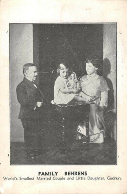 MIDGET FAMILY BEHRENS, WORLD'S SMALLEST MARRIED COUPLE & THEIR DAUGHTER ...