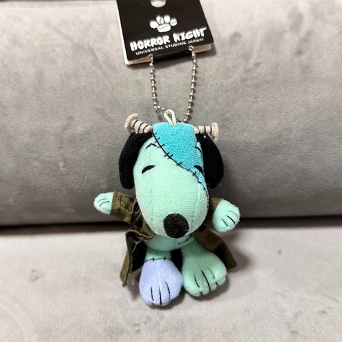 Snoopy Peanuts USJ Only Keychain Halloween Horror Nights Zombies ...