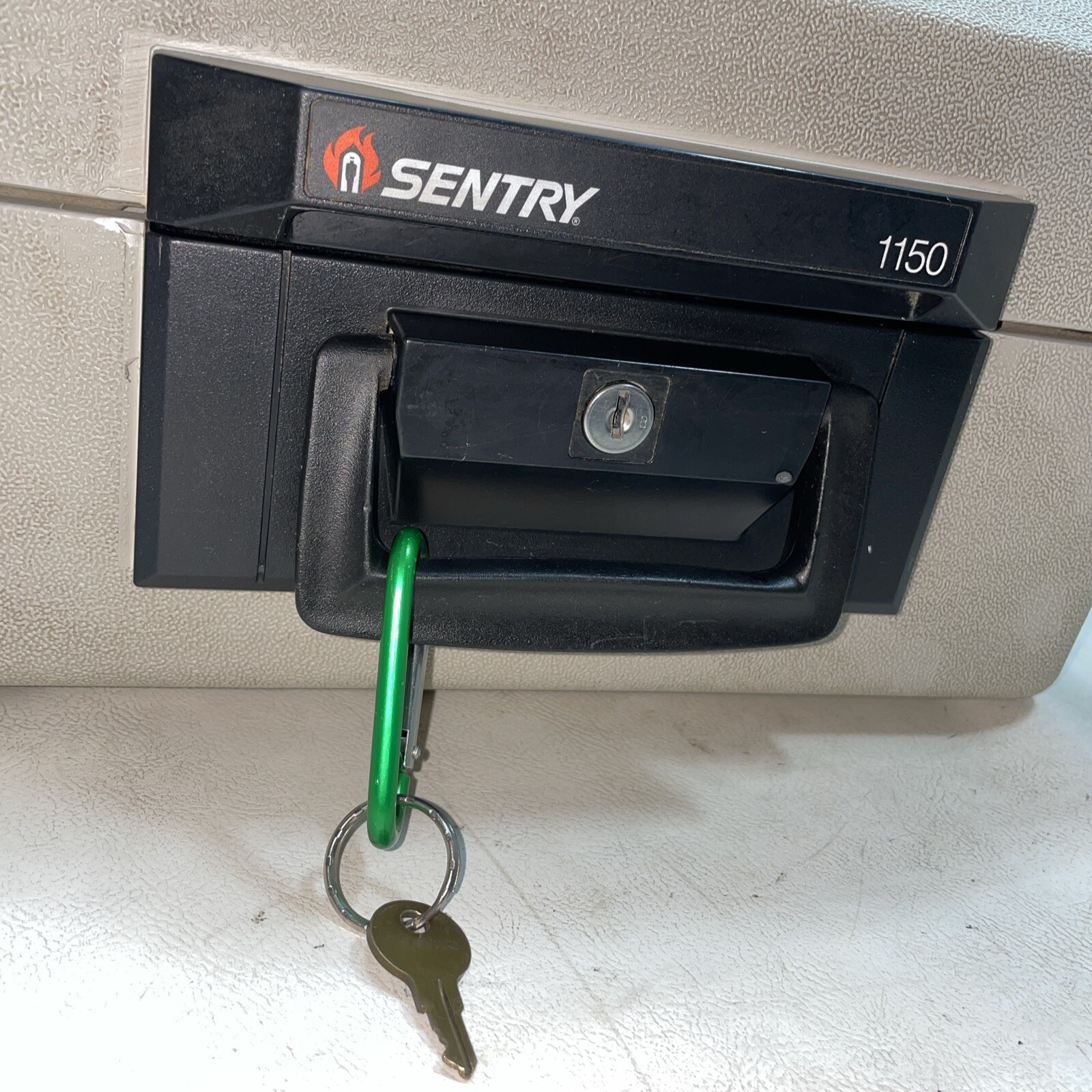 Sentry 1150 Safe Portable [ 1550F 30 Mins UL ] Home Office Lock Box ...