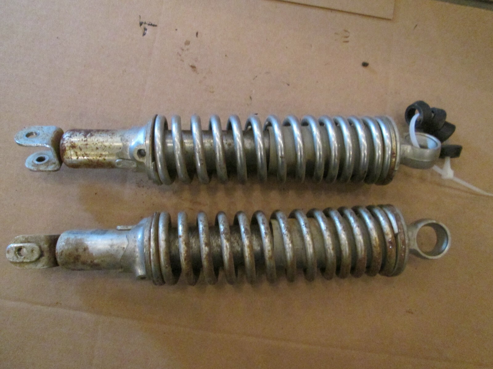Yamaha CS3 200 RD CS 3 1971 rear shocks shock absorbers springs struts ...