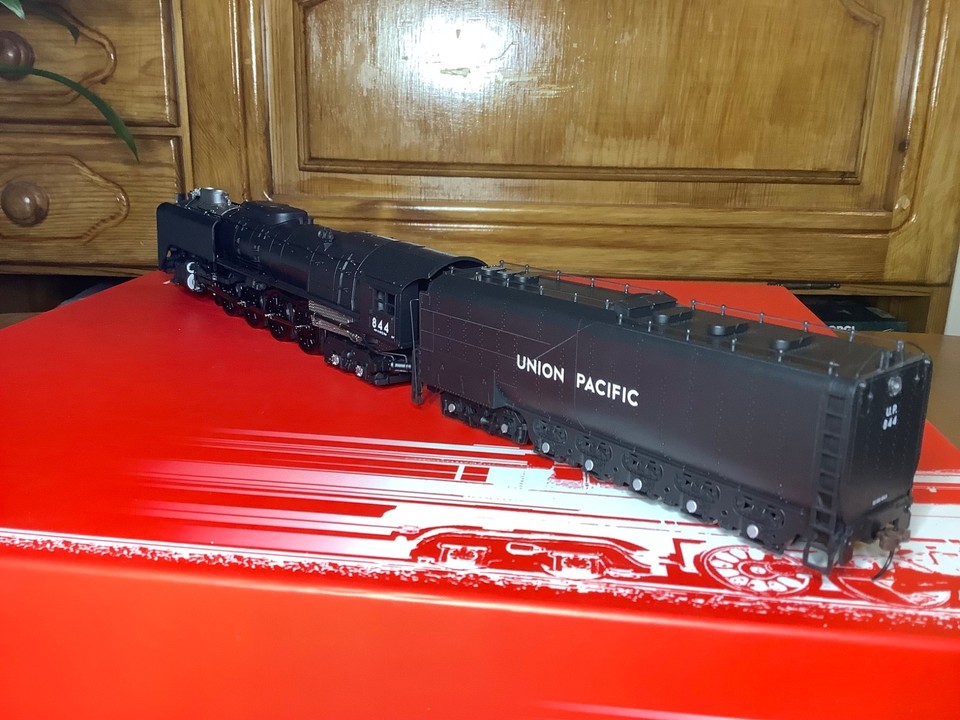 Rivarossi HO Gauge R5471 Union Pacific 4-8-4 FEF 3 Locomotive 844 | eBay UK