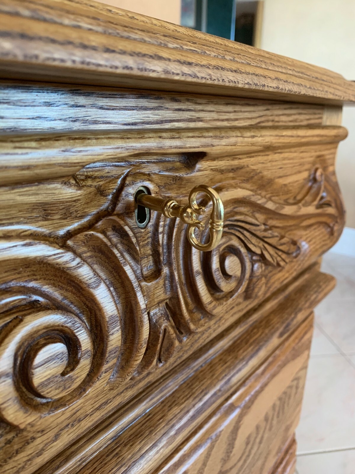 OAKWOOD INTERIORS SKELETON KEY OPENS LADIES WRITING DESK & OAKCREST ...