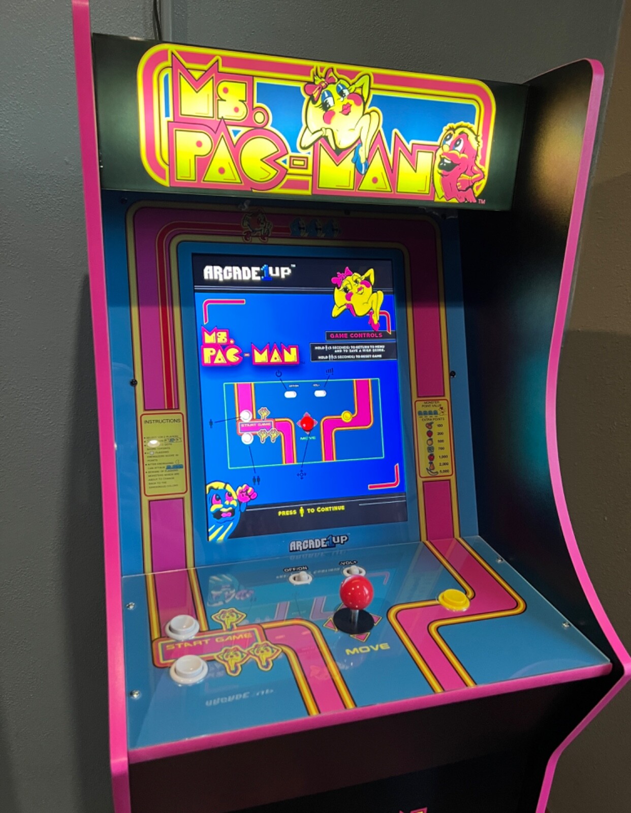 Arcade1Up Ms. Pac-Man Arcade Machine with Riser & Light Up Marquee ...