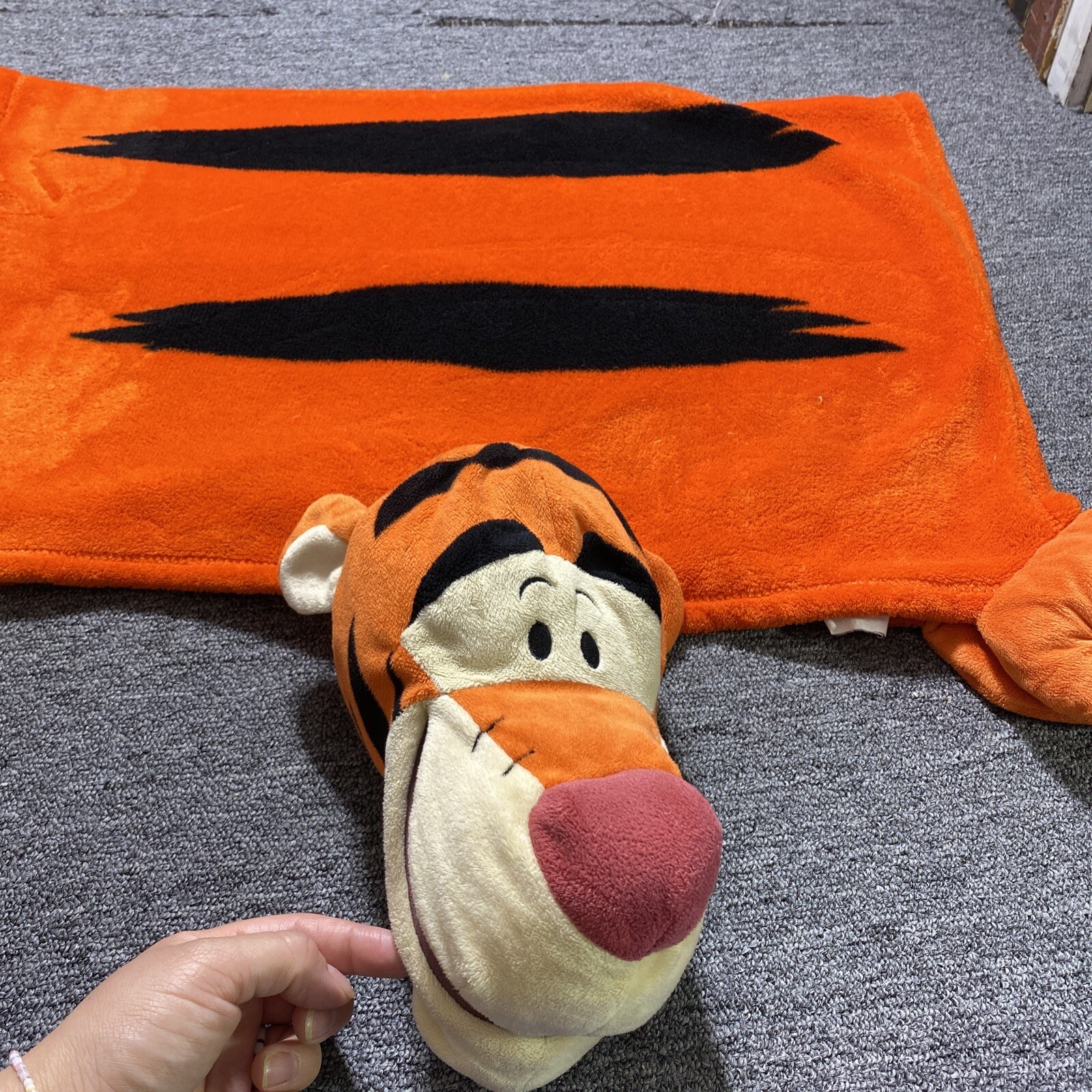 Disney Winnie The Pooh Tigger Soft Puppet Blanket Throw Robe Jay @ Play ...
