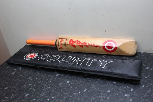 Hunts County Cricket Bat Handmade Made In England English Willow and ...