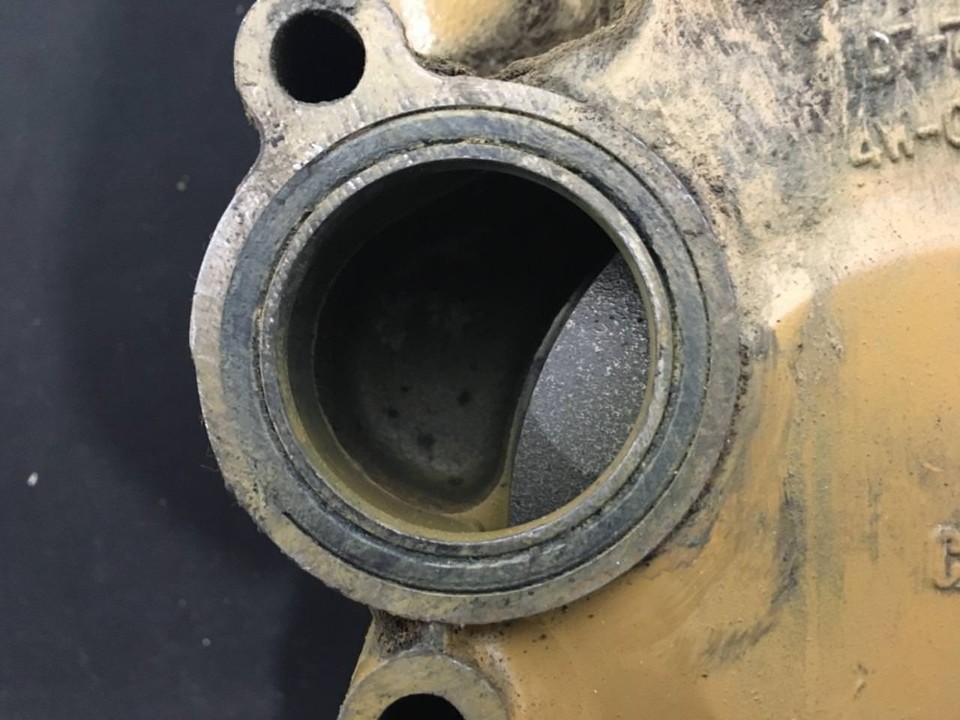 Caterpillar 3126 Water Pump and Thermostat Housing 187-8957 Pulley ...