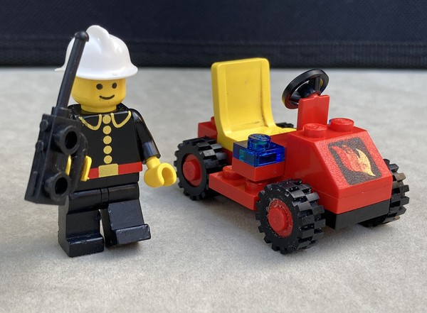 Vintage Minifigure Lego Set 6611 Fire Chief's Car Complete 1981 Fireman ...