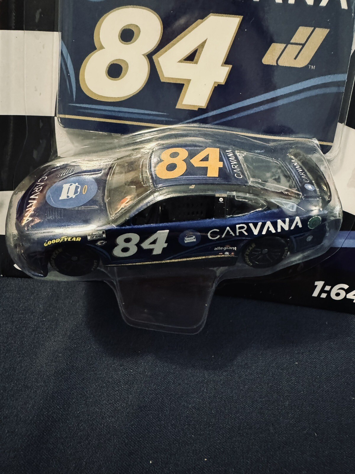 Jimmie Johnson #84 Carvana 2023 Wave 5 NASCAR Authentics 1:64 Liquid ...