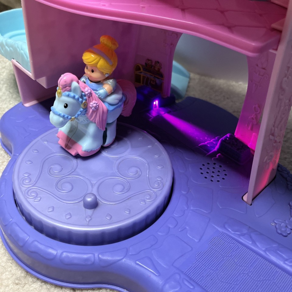FISHER PRICE 5 LITTLE PEOPLE DISNEY PRINCESS KLIP KLOP STABLE CASTLE, WORKS! | eBay